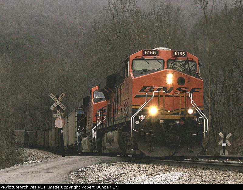BNSF 6165
